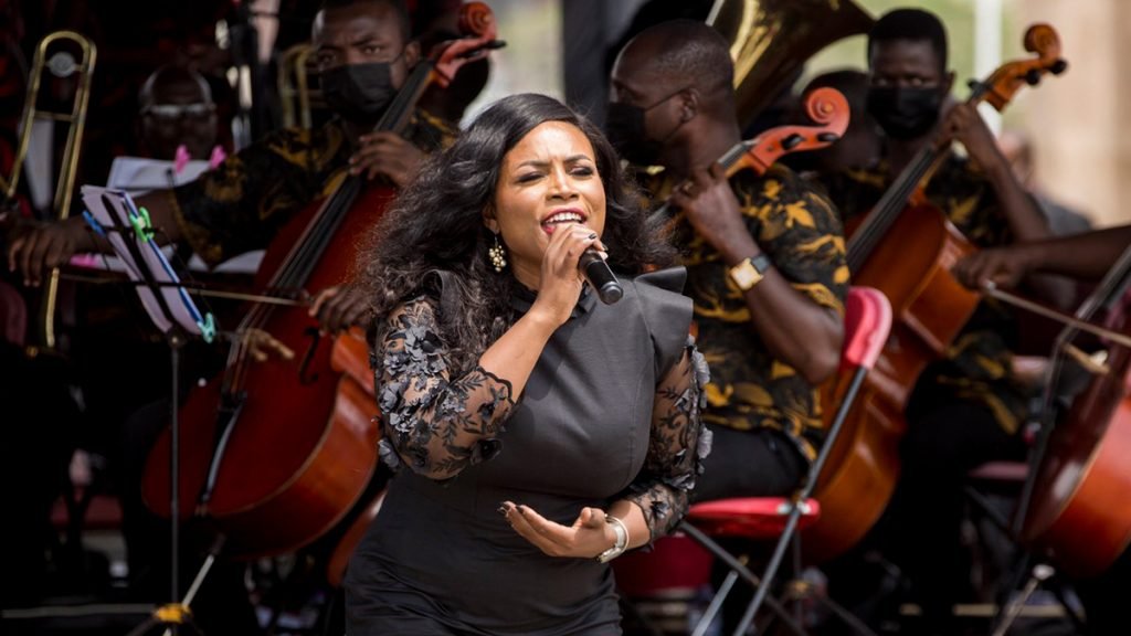 Irene Logan delivers breathtaking performance at JJ Rawlings’ funeral ...